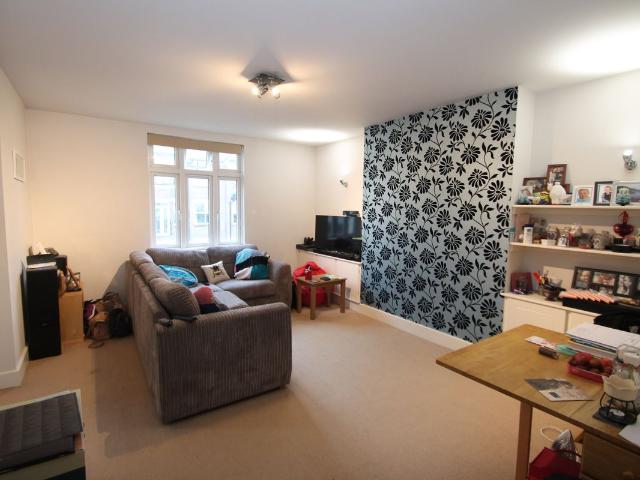 Station Road, Redhill RH1, 1 bed flat to rent, £1,250 pcm | PrimeLocation