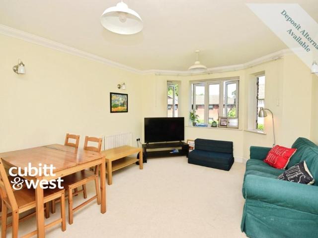 Station Road Redhill RH1 2 bed apartment to rent £1,650 pcm £381 pw