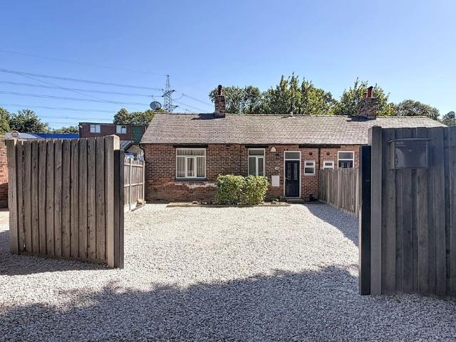 Station Road, Renishaw S21, 3 bed semi detached bungalow to rent, £1,095 pcm | PrimeLocation