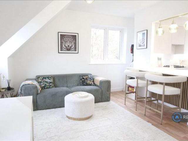 Station Road, Wokingham, RG40 1 bed flat to rent £2,000 pcm £462 pw