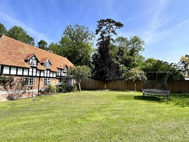 Station Road, Wantage OX12 4 bed detached house to rent £3,500 pcm £808 pw