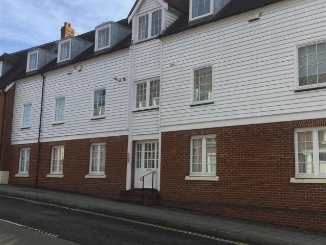 Station Road West, Canterbury CT2, 2 bed flat to rent, £1,300 pcm | PrimeLocation