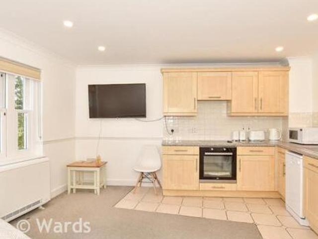 Station Road West, Canterbury, 2 Bedroom Apartment