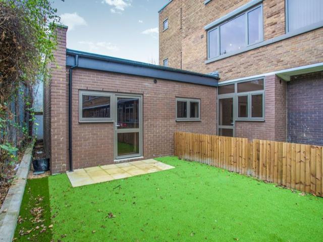 Station Road, West Drayton UB7, 1 bed flat to rent, £1,250 pcm | PrimeLocation