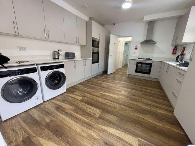 Station Road, West Drayton, UB7 Mixed use to rent £8,995 pcm £2,076 pw