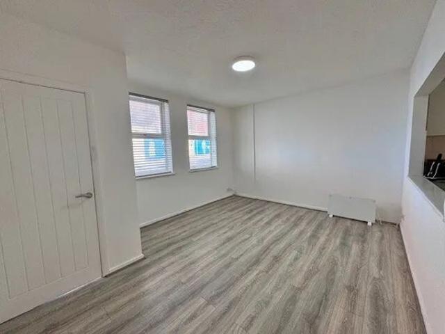 Station Road Westcliff on Sea, Property for rent