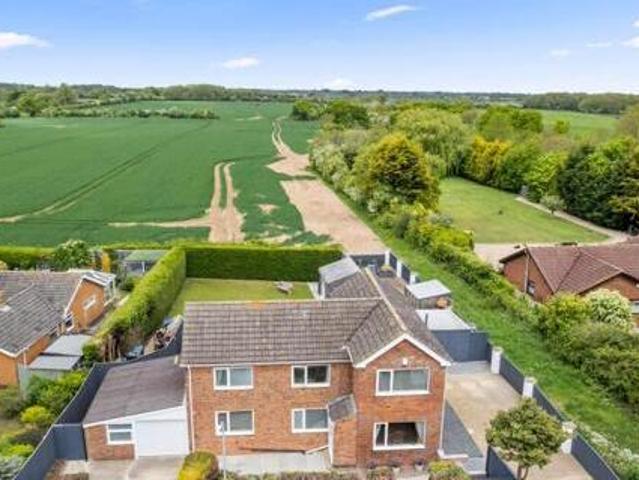 Station Road, Willoughby, 4 Bedroom Detached