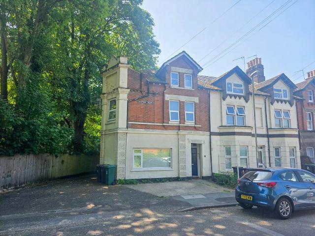 Station Road, Wimborne BH21, 1 bed flat to rent, £950 pcm | PrimeLocation