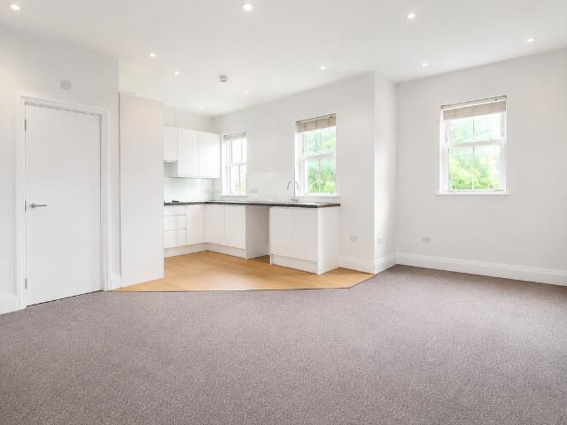 Station Road, Winchmore Hill N21, Studio to rent, £1,350 pcm | PrimeLocation