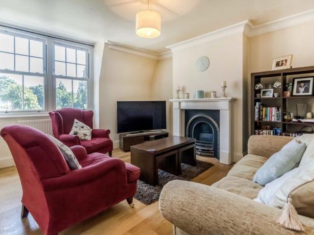 Station Road, TW12, London