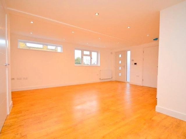 Station Road, Upminster, Essex RM14, 1 bed flat to rent, £1,300 pcm | PrimeLocation