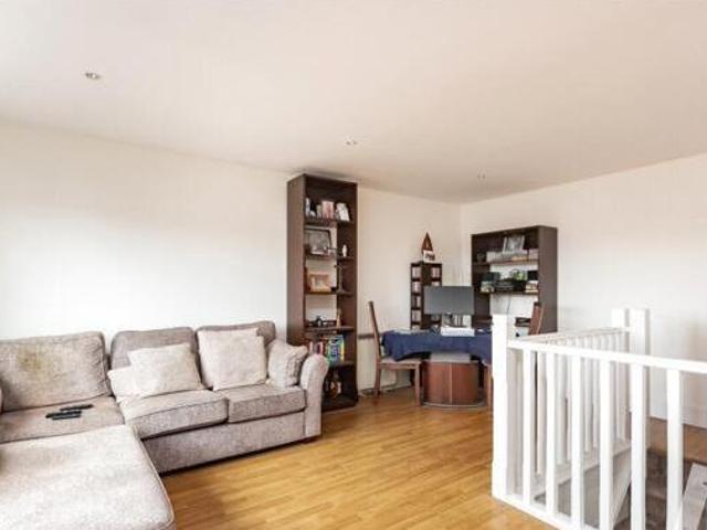 Station Road, Upminster, 2 Bedroom Apartment