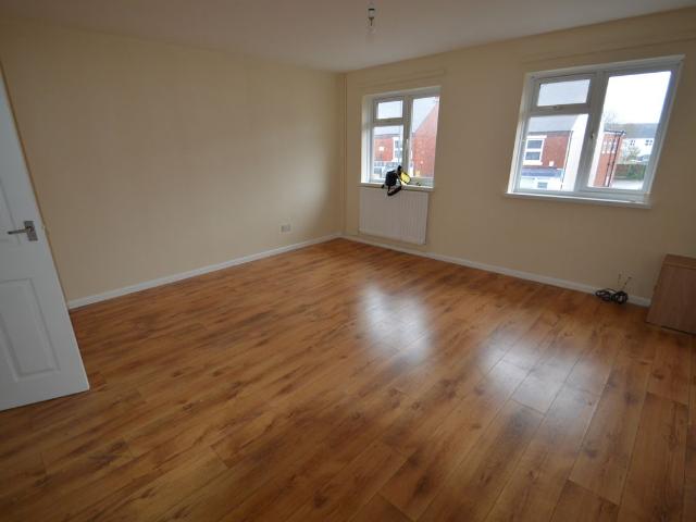Station Street, Cheslyn Hay WS6, 2 bed flat to rent, £750 pcm | PrimeLocation