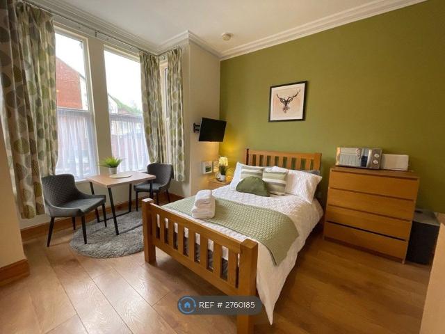 Station Street, Cradley Heath B64, Studio to rent, £975 pcm | PrimeLocation