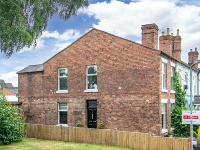 Station Street, Droitwich, 2 Bedroom End