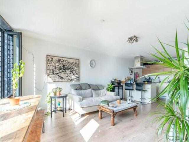 Station Street, Stratford, 2 Bedroom Flat