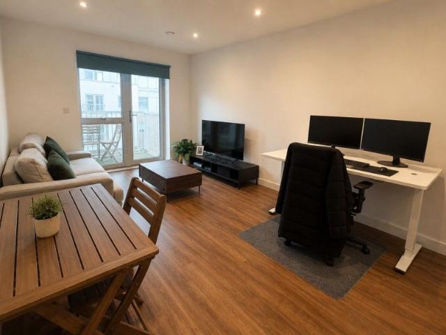 Station View, Guildford GU1, 2 bed flat to rent, £2,200 pcm | PrimeLocation