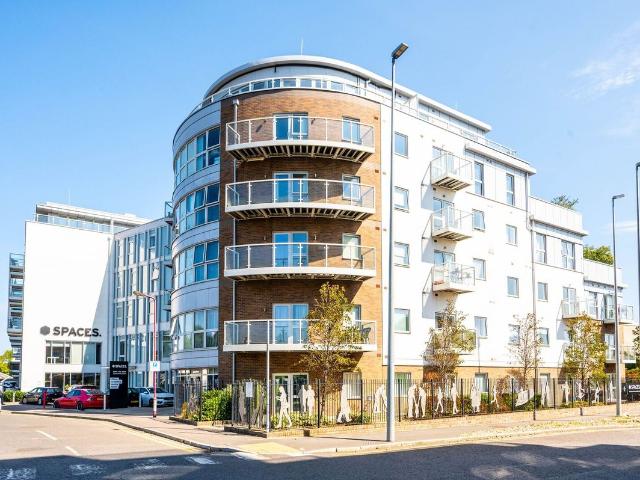Station View, Guildford GU1, Guildford, 2 bed flat to rent, £2,200 pcm | PrimeLocation