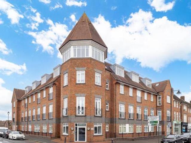 Station Way, Cheam, 2 Bedroom Apartment
