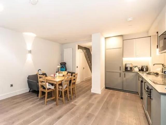 Station Way, Glyndon, London, SE18 6UY, United Kingdom | 3 bed apartment for rent #138147269 | Rentberry