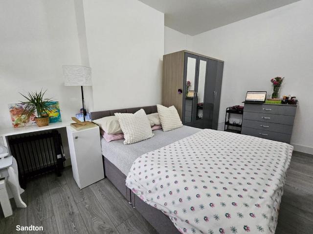 Station Way, Sutton, SM3 2 bed apartment to rent £1,550 pcm £358 pw