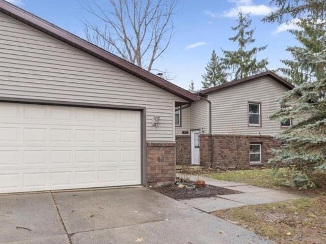 Stauffer Ave Se, Kentwood, Home For Sale