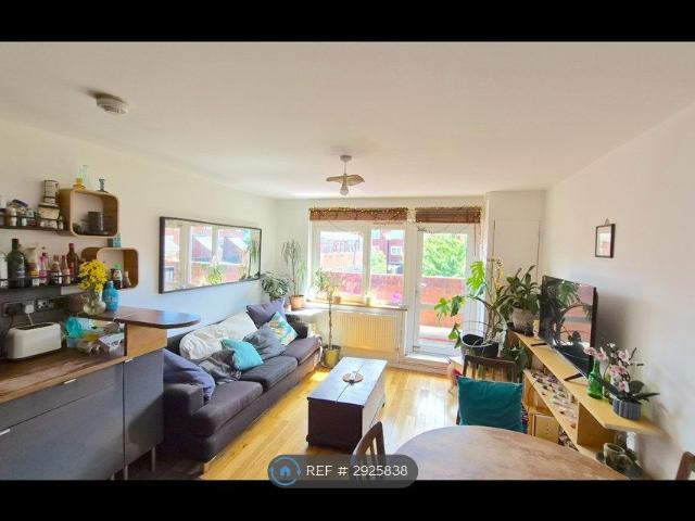Staveley Close, London E9, 3 bed maisonette to rent, £2,950 pcm | PrimeLocation