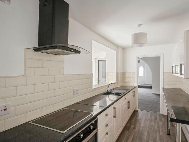 Staveley Street, Doncaster DN12, 3 bed terraced house to rent, £850 pcm | PrimeLocation