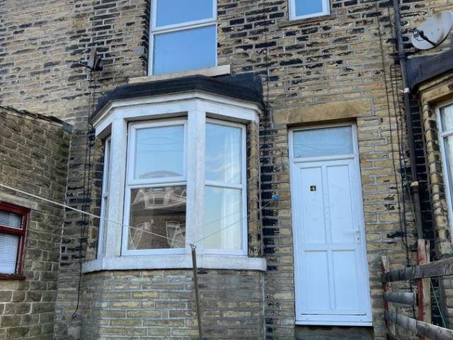 Staverton Street, Halifax HX2, 2 bed property to rent, £800 pcm | PrimeLocation