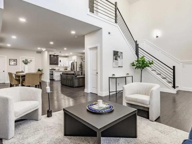Stay in a Prime Location Near Fountain Square, acc