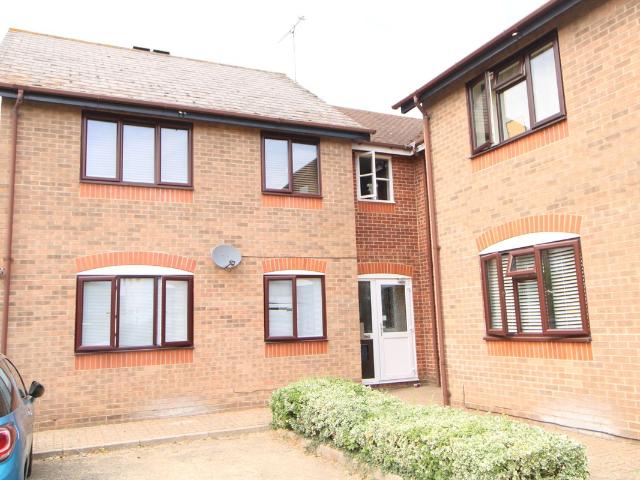 Stable Close, Colchester CO3, 2 bed flat to rent, £995 pcm | PrimeLocation