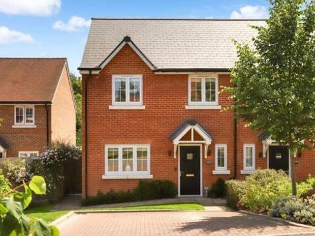 Stable Close, Farnham, 3 Bedroom Semi detached