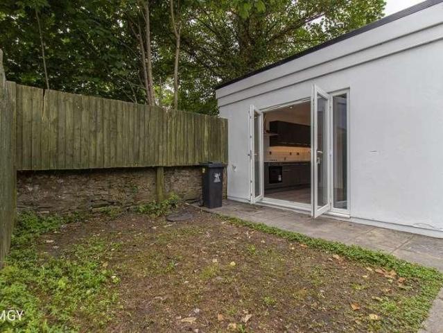 Stacey Road, Roath, CF24