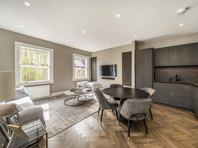 Stadium Street, Chelsea SW10, 3 bed maisonette to rent, £5,000 pcm | PrimeLocation