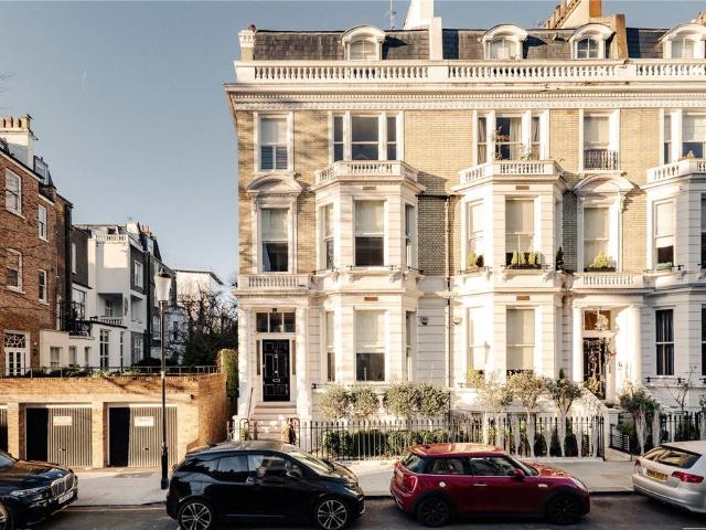 Stafford Terrace, Kensington, W8 5 bed terraced house to rent £30,000 pcm £6,923 pw