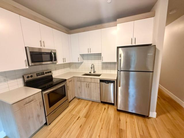 Stafford Apartments Available! 1 Bedroom, 1 Bath Unit