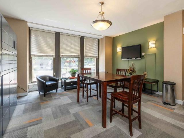 Stafford Apartments 1 Bedroom Apartment for Rent at 716 Washington Pl, Baltimore, MD 21201 Mount Vernon