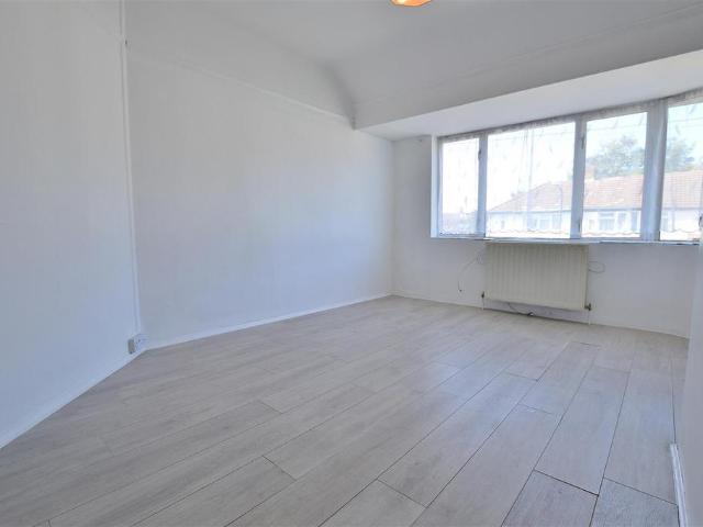 Stafford Avenue, Slough 1 bed maisonette to rent £1,000 pcm £231 pw