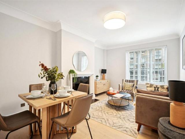 Stafford Court, Kensington High. 2 bed apartment to rent £5,200 pcm £1,200 pw