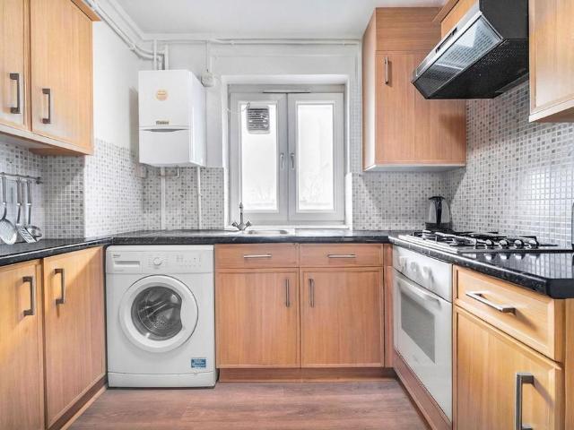 Stafford Cripps House, Clem Attlee. 3 bed flat to rent £2,995 pcm £691 pw