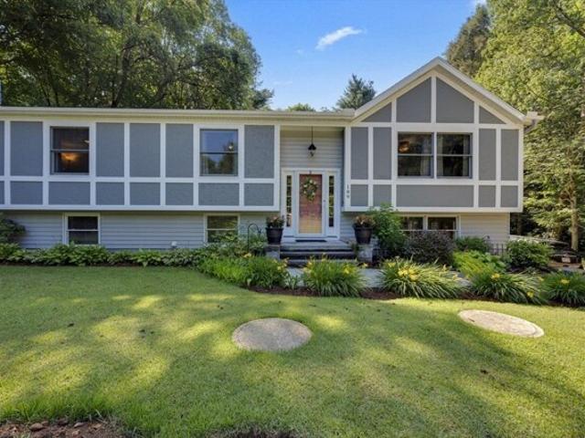 Stafford Rd, Holland, Home For Sale