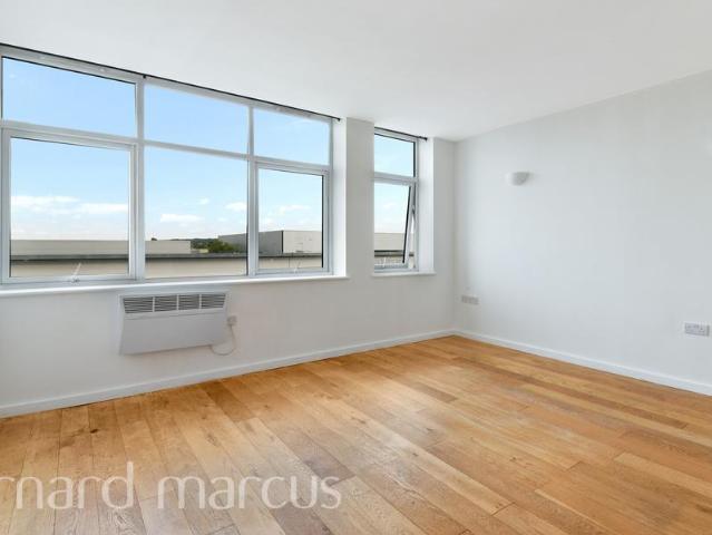Stafford Road, CROYDON 1 bed apartment to rent £1,395 pcm £322 pw