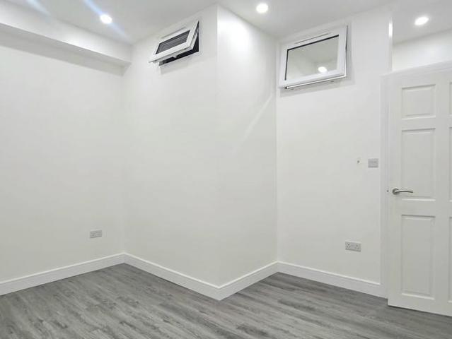 Stafford Road, Croydon CR0 2 bed apartment to rent £1,750 pcm £404 pw