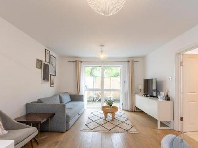 Stafford Road, London, 2 Bedroom Flat