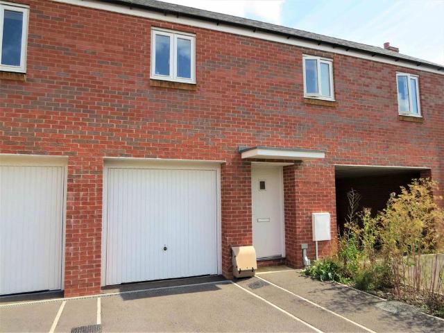 Stafford Road, Sherborne, Dorset, DT9 2 bed flat to rent £1,050 pcm £242 pw
