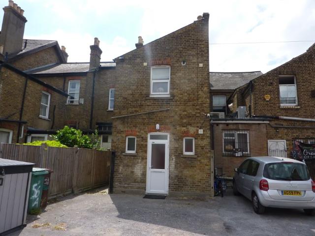 Stafford Road, Wallington SM6, Studio to rent, £950 pcm | PrimeLocation