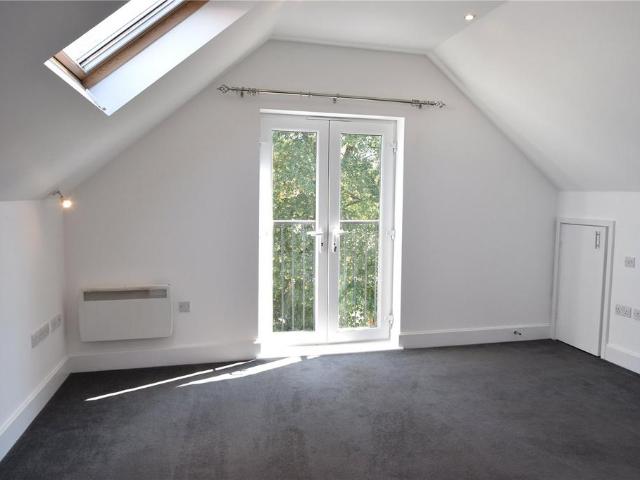 Stafford Road, Wallington, SM6 3 bed apartment to rent £2,000 pcm £462 pw