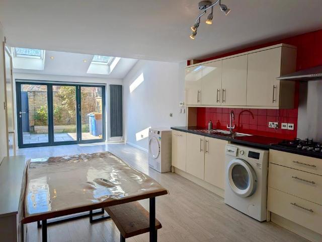 Staffordshire Street, Cambridge, CB1 4 bed terraced house to rent £2,700 pcm £623 pw