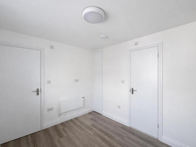 Stag Lane, Edgware 1 bed flat to rent £1,450 pcm £335 pw
