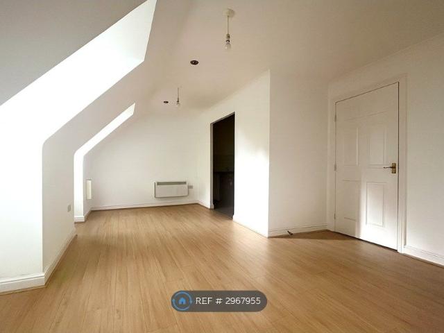 Stagshaw Close, Maidstone ME15, 2 bed flat to rent, £1,150 pcm | PrimeLocation
